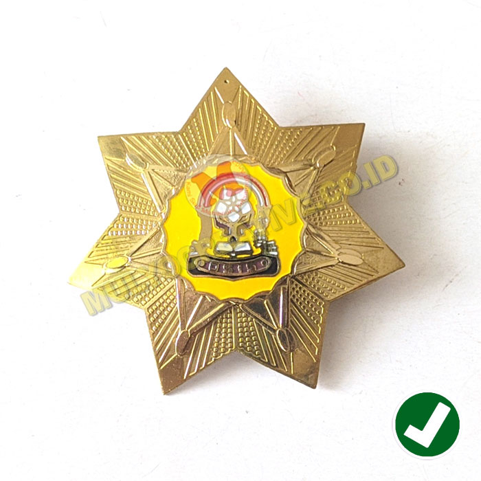 Pin Bross OSIS Bentuk Bintang – Bross Pengurus OSIS Sekolah | pesan pin ...