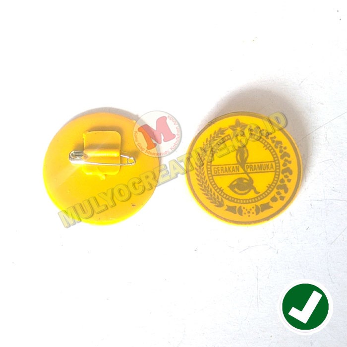 Beli Emblem Tanda Topi Pramuka Penegak Putri Warna Kuning | pesan pin ...