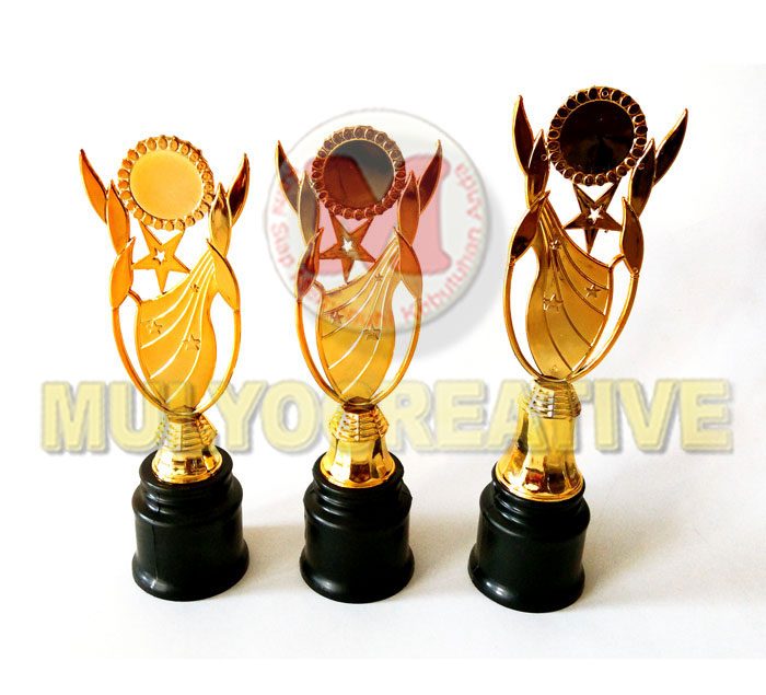 Jualan Trophy Kejuaraan Harga Murah – 1 Set Piala Trophy Figur Bintang ...
