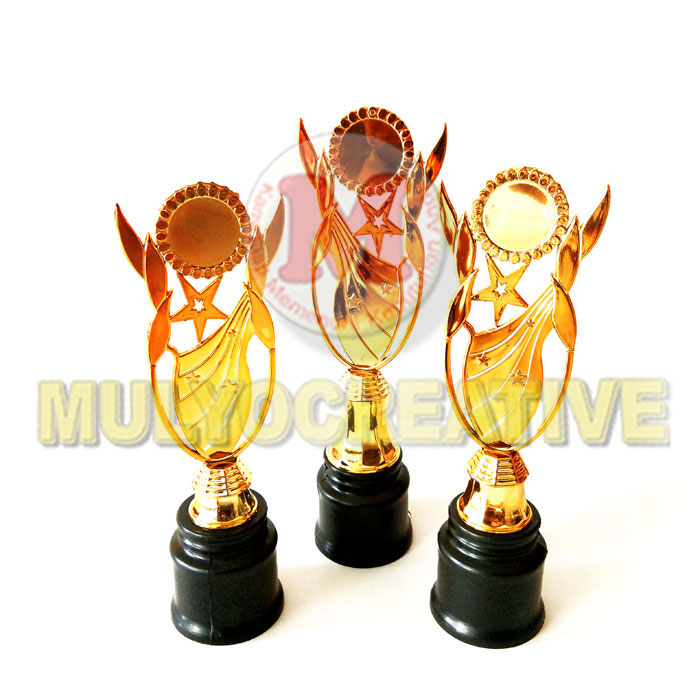 Jualan Trophy Kejuaraan Harga Murah – 1 Set Piala Trophy Figur Bintang ...