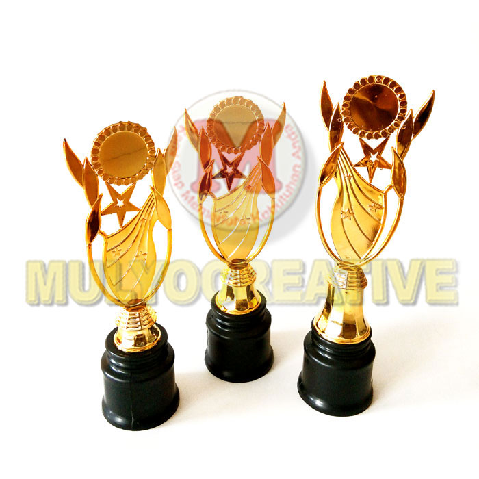 Jualan Trophy Kejuaraan Harga Murah – 1 Set Piala Trophy Figur Bintang ...